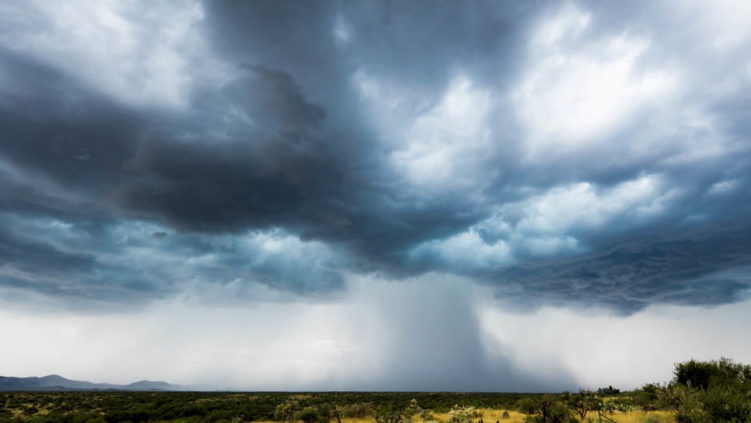 Monsoon III, un timelapse où la pluie se prend pour une cascade