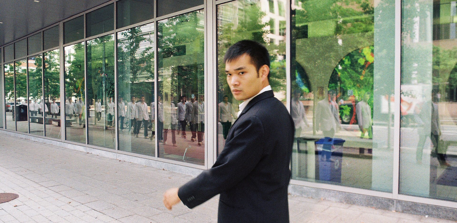 Johnny Tang ou celui qui se clone lui-même pour réaliser des ...