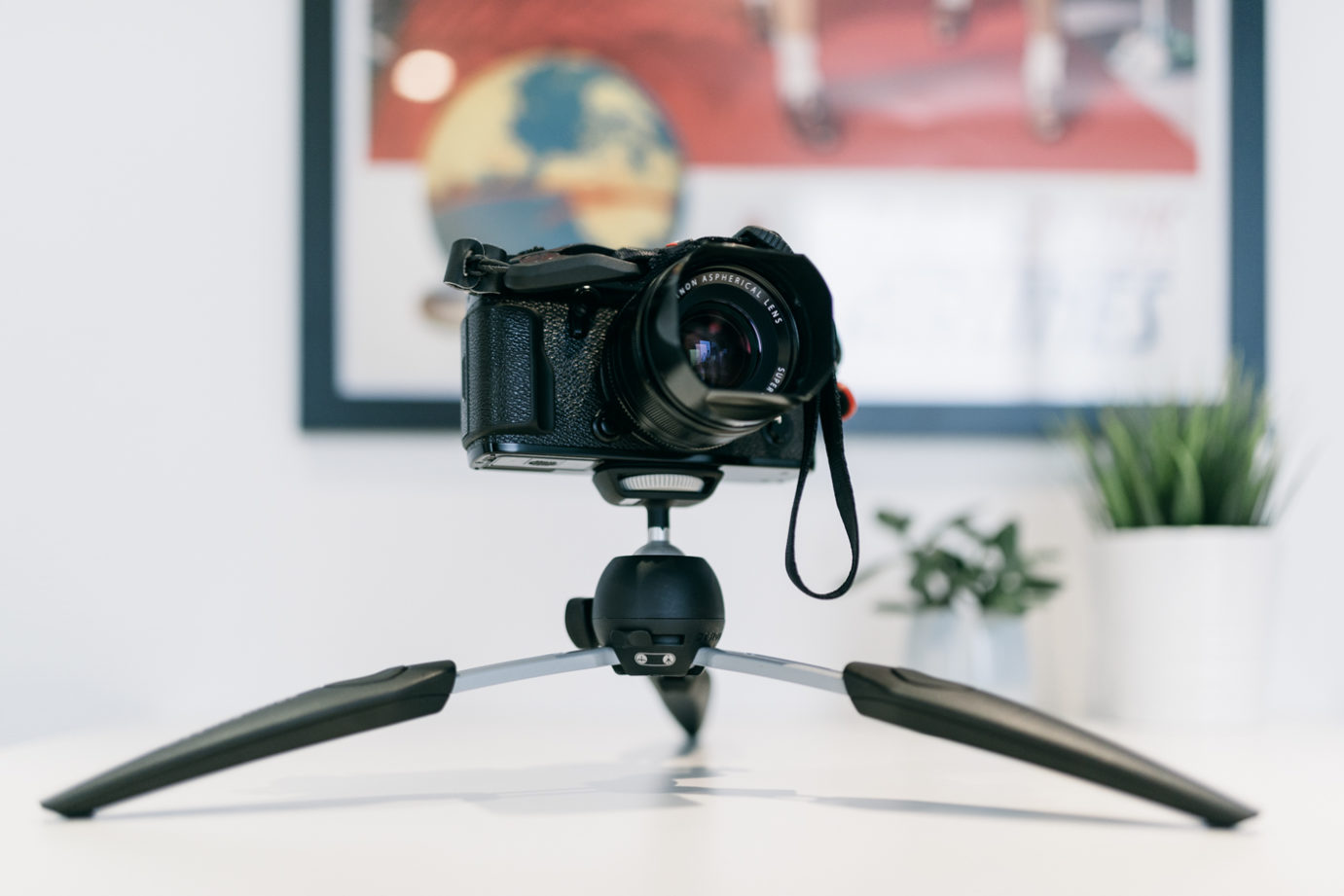 Black Friday Week : le mini trépied Manfrotto Pixi Evo à 28€ au lieu de 37€