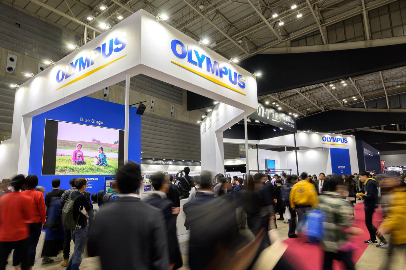 Yasuo Takeuchi, PDG d'Olympus Corp, dément toute rumeur d'une vente des ...