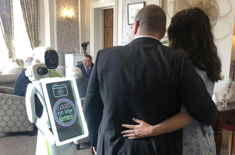 Eva : le robot autonome que vous embaucherez pour votre mariage