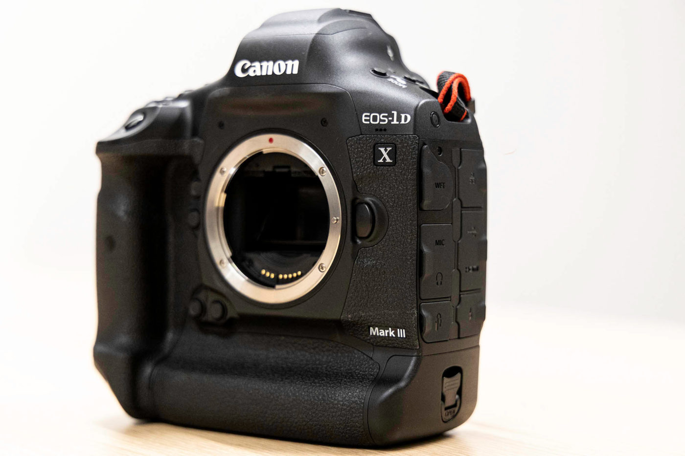 Canon EOS-1D X Mark III : le reflex plein format professionnel enfin ...