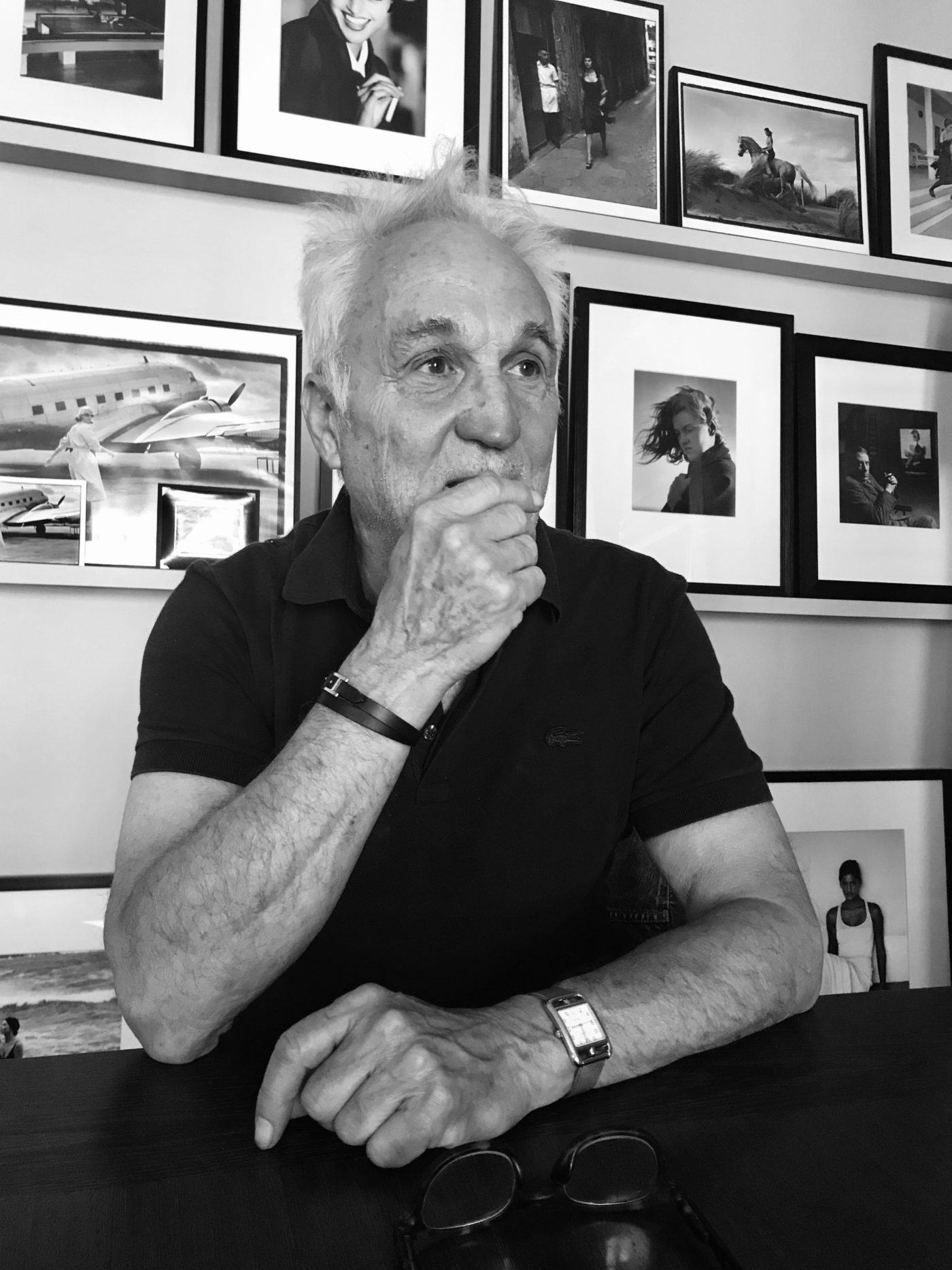 Regards, le premier livre du photographe de mode André Carrara