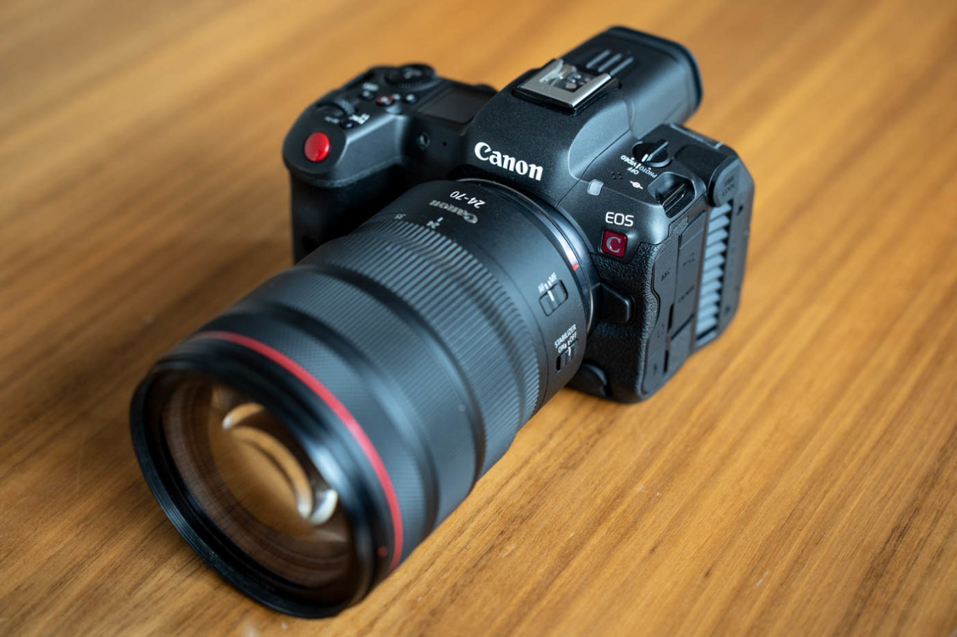 Canon EOS R5 C : une imposante déclinaison vidéo de l'EOS R5 capable de ...
