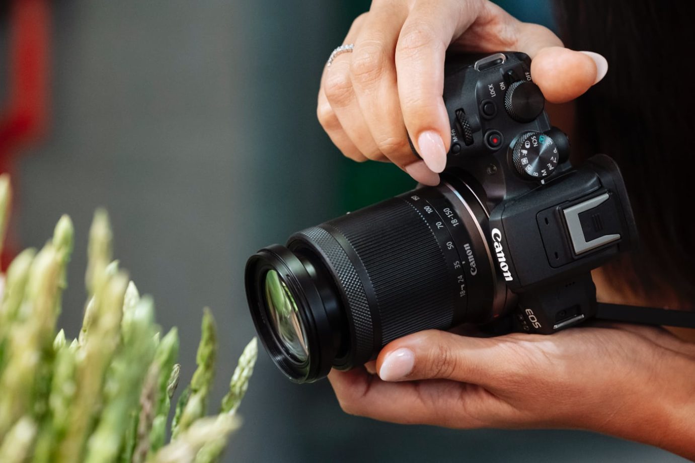 Canon dévoile 2 objectifs zoom RF-S 18-45 mm et 18-150 mm pour hybride ...