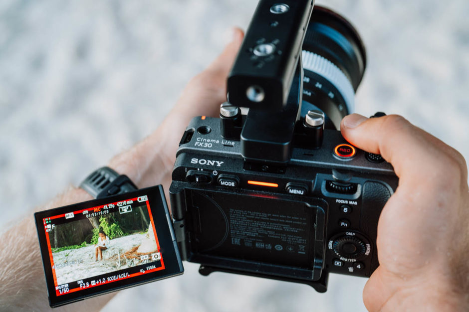 Sony Fx30 La Caméra Super 35 Aps C Deux Fois Moins Chère Que La Fx3