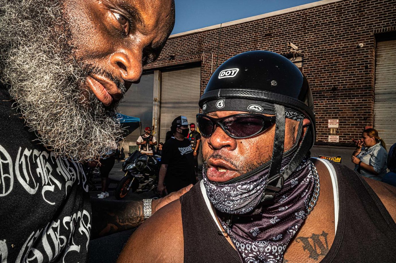Bruce Gilden flashe sur The Circuit, une communauté de motards afro ...