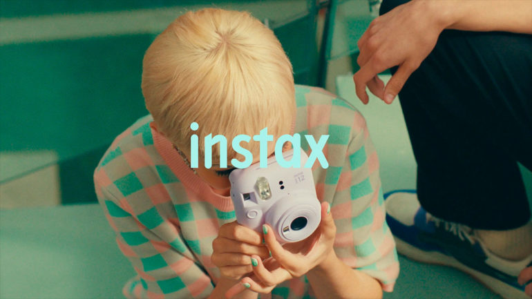Fujifilm Instax Mini 12 : nouveau design et mode "Close up" amélioré