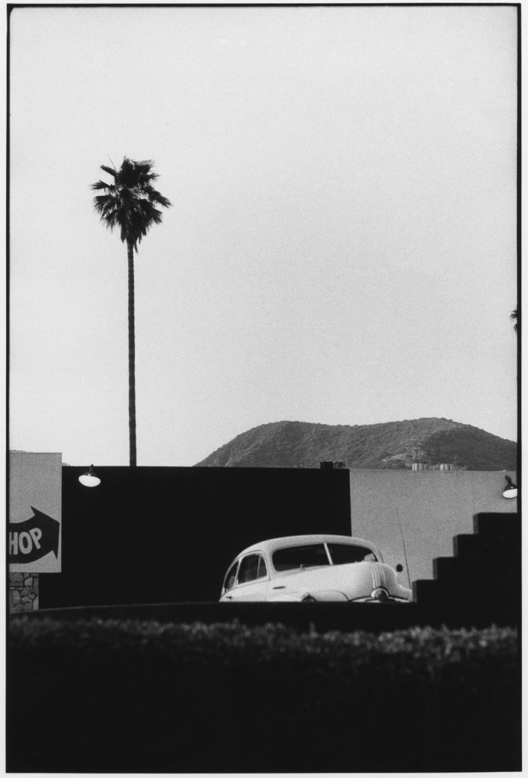 Expo photo : Elliott Erwitt à la Mezzanine de la galerie Esther Woerdehoff