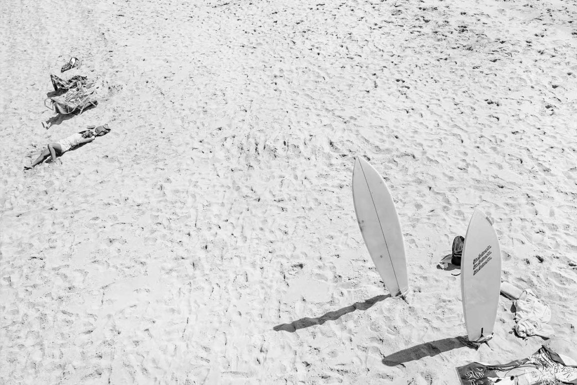 At the beach de Tod Papageorge : promenades estivales sur les plages ...