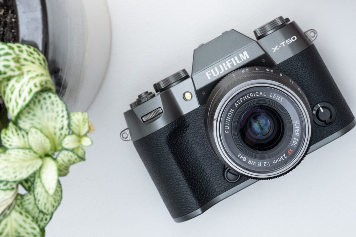 Fujifilm X-T50 : l'hybride APS-C compact qui met les simulations de film en avant