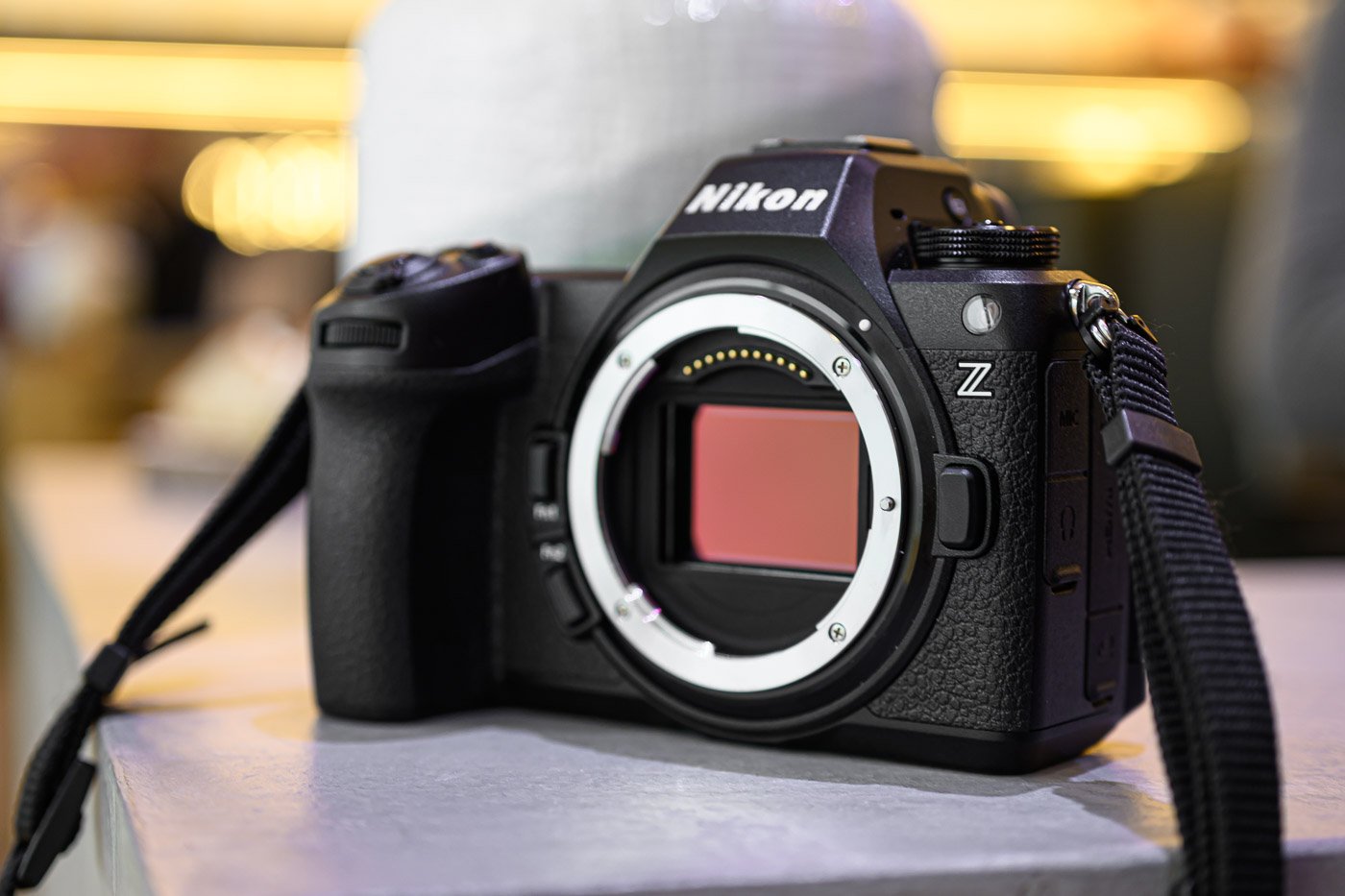 Nikon Z6 III : capteur plein format "semi-empilé", rafale 60 i/s et vidéo 6K 60p RAW