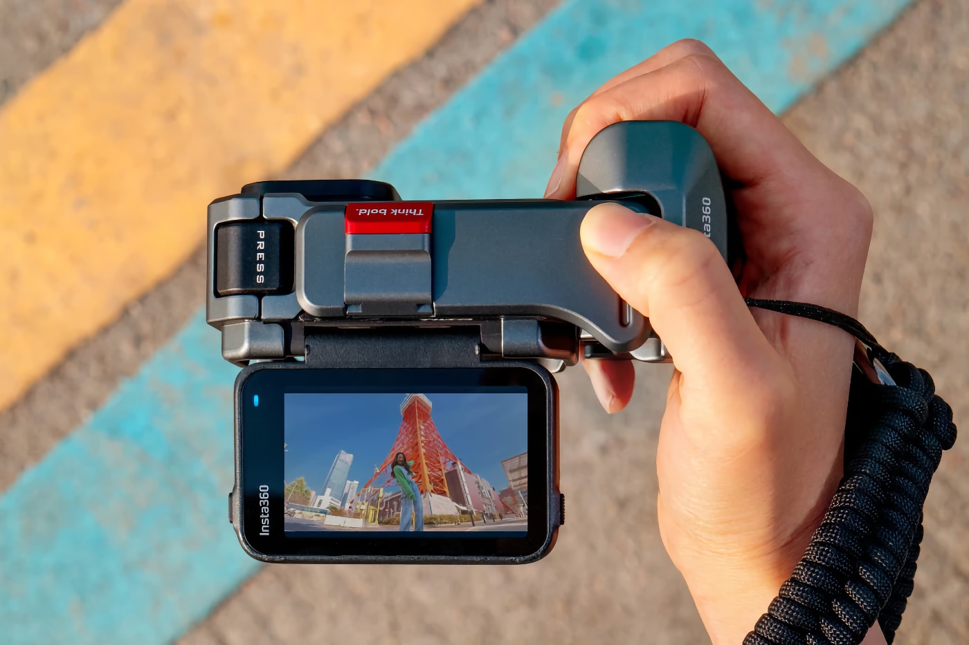 Tilta : une cage/grip pour transformer l’Insta360 Ace Pro 2 en ...