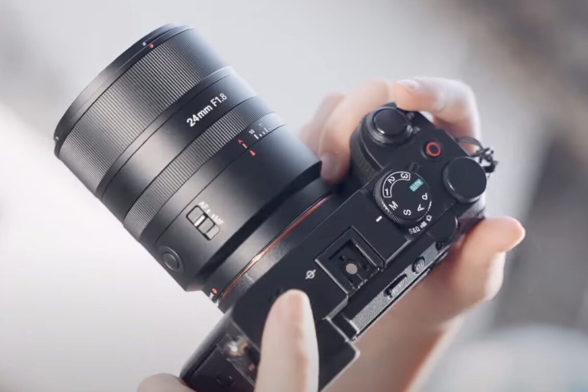 Yashica City 100 and City 200: Two Compact Cameras with Specs Hard to ...