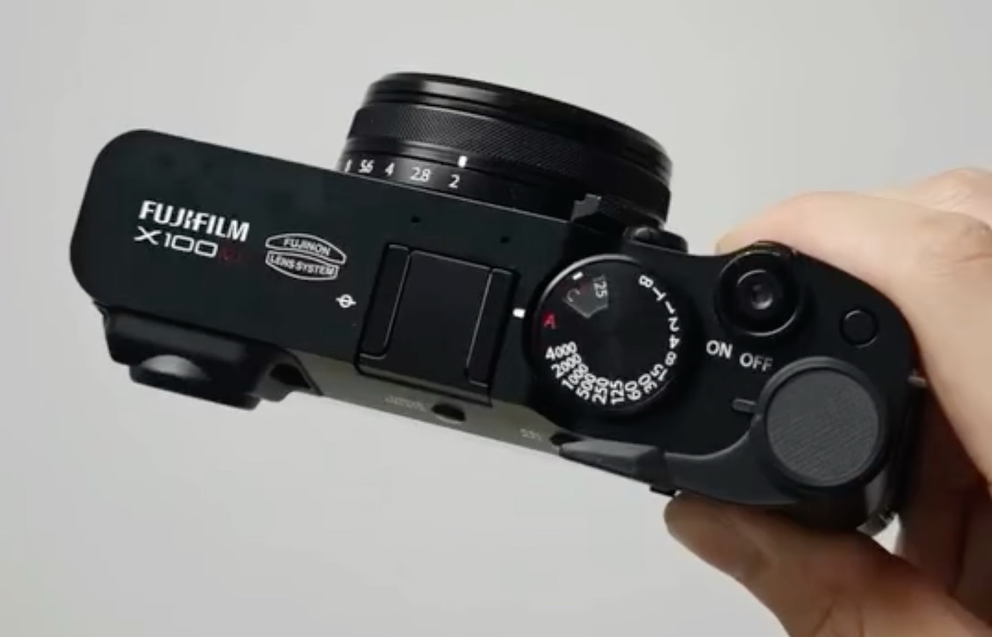 Fujifilm X100VI: photographer adds film advance lever "for style"