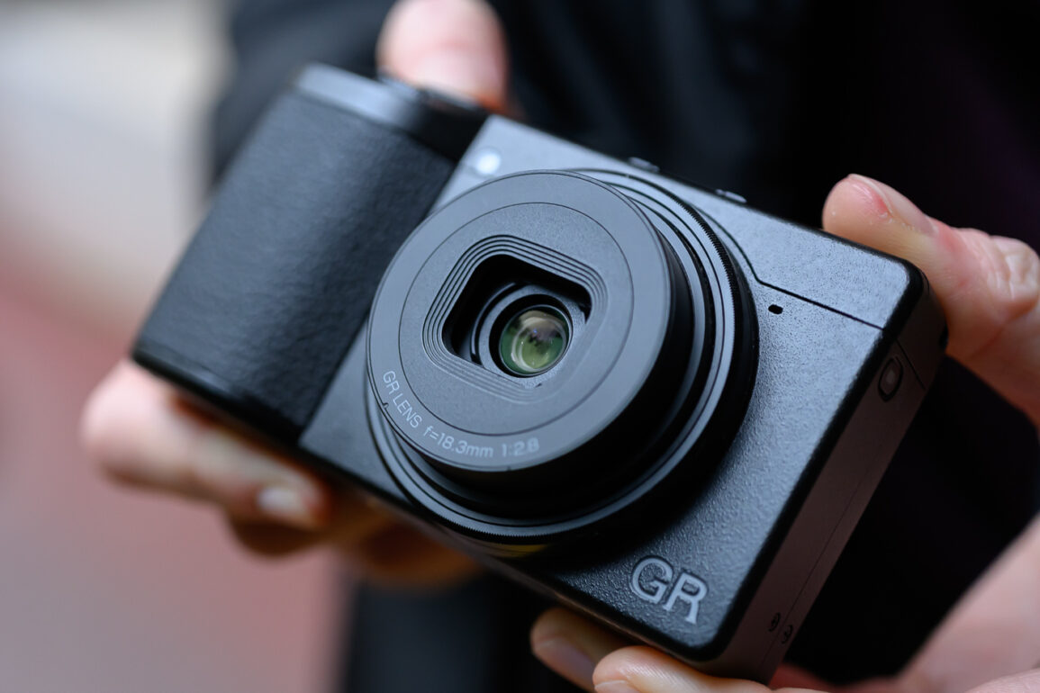 Test Ricoh GR IV : l’évolution minimale d’un compact culte